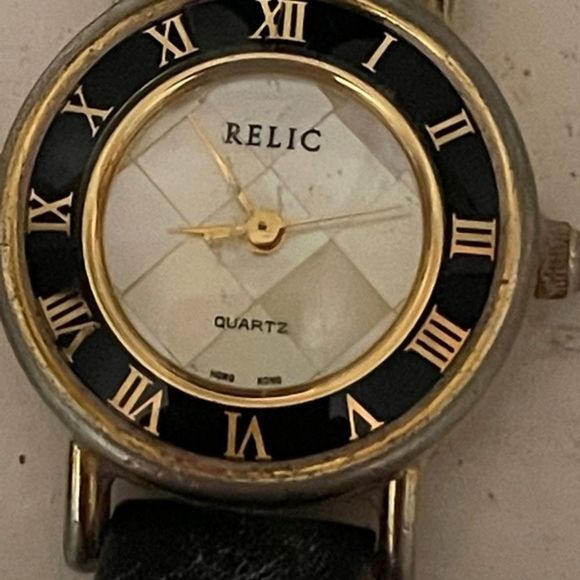 Relic | Accessories | Working Vintage 98s Fossil Relic Black Gold Watch ...